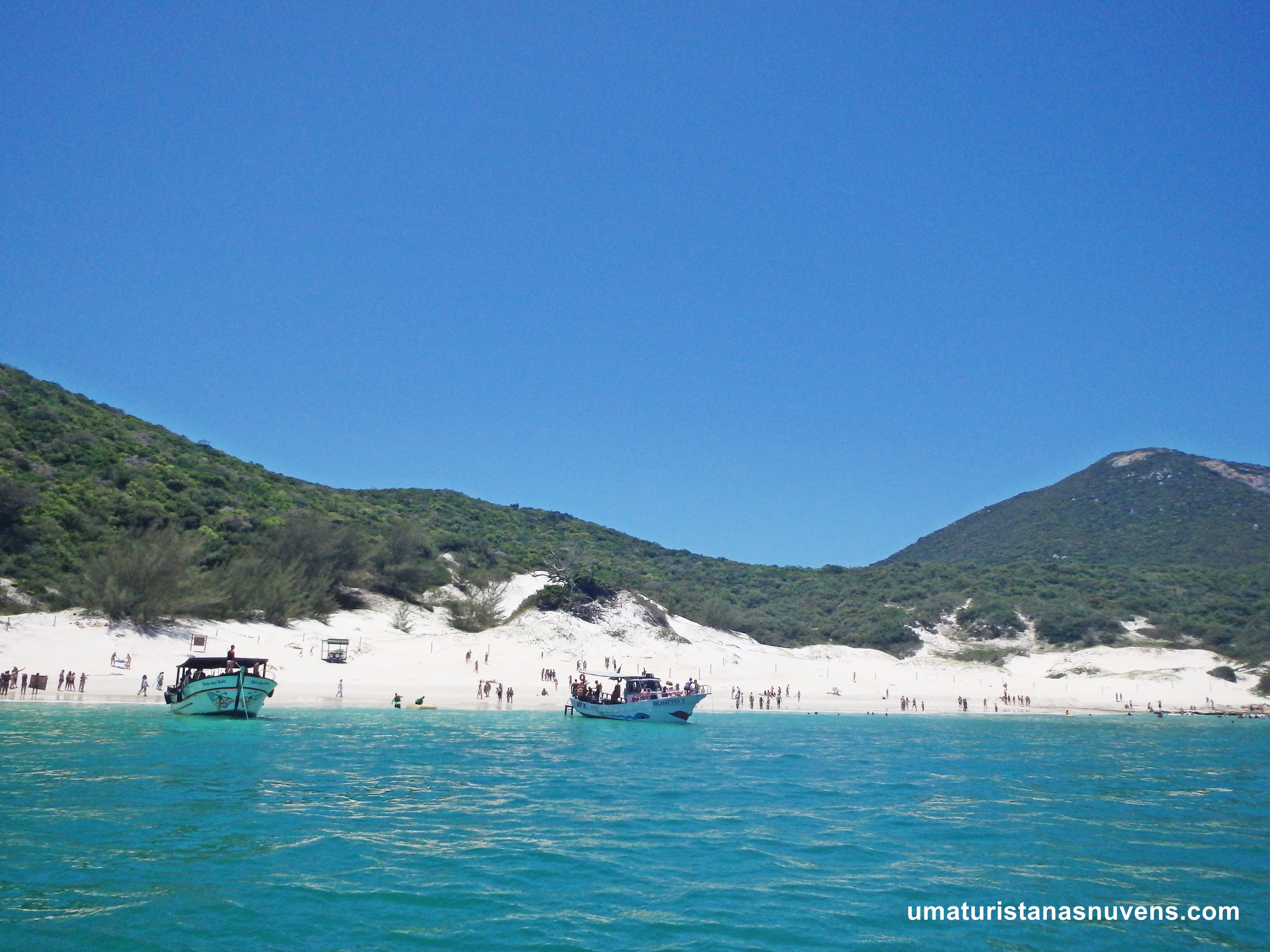Praia do Farol vista de longe, em Arraial do Cabo-min - Uma Turista Nas ...